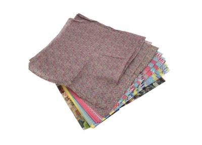 China Stützbares personifiziertes Geschenk-Packpapier-Blatt buntes 60-128gsm zu verkaufen