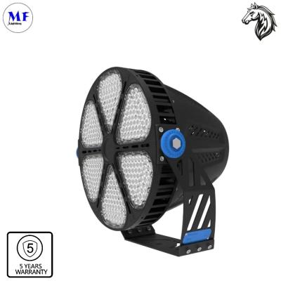 Cina 5 anni di garanzia 750W LED Stadium Light IP65 CCT Dimmable IK10 LED Flood Light For Exhibition Center in vendita