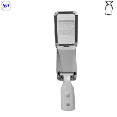 Cina IP65 175lm/W LED Street Light 45W-250W con sensore di movimento fotocellulare Zigbee Dimming per autostrade in vendita