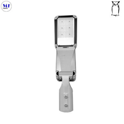 Cina IP65 175lm/W LED Street Light 45W-250W con sensore di movimento fotocellulare Zigbee Dimming per autostrade in vendita