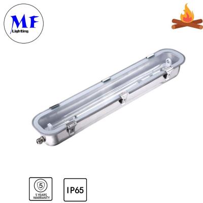 Cina IP65 45W 5 anni di garanzia LED Tri-proof Light con acciaio inossidabile per lo stoccaggio dell'industria pesante in vendita
