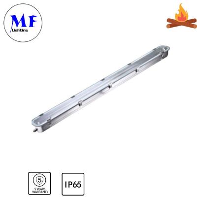Cina IP65 45W 5 anni di garanzia LED Tri-proof Light con acciaio inossidabile per lo stoccaggio dell'industria pesante in vendita