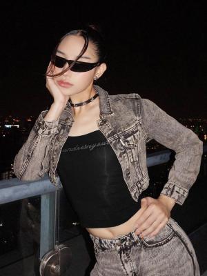 Cina Primavera ed estate nuovo sexy colore massello carta stampata cinturino top donna giubbotto corto in vendita