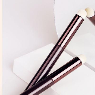 Cina Single Multifunction Brush Good For Lip Blending And Detail Conceal in vendita