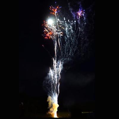 China Chinesische 100 Schuss-Pyrotechnik-Kuchen-Feuerwerke 1.4g Un0336 zu verkaufen
