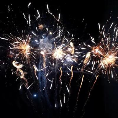 Cina Cina Pirotecnica 98 colpi Consumo Torta di Natale Capodanno Fuochi d'artificio & petardi in vendita