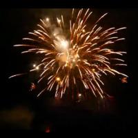 中国 注文のPyrotechnic中国の屋外の古典的なケーキの花火16の打撃 販売のため