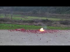 fogos de artifício chineses do ano novo de 500s 1000s 2000s/foguetes altos longos do mandarino
