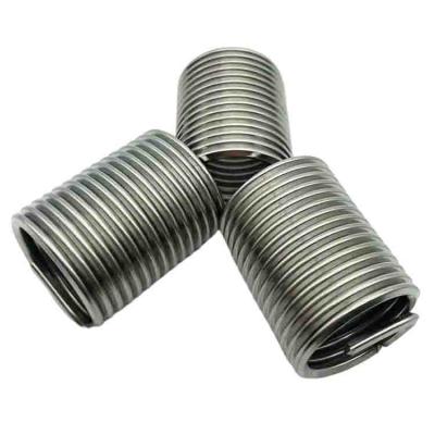Chine M5 * 0,8 * le fil 1.5D insère l'insertion de bobine du ressort M26 d'acier inoxydable à vendre