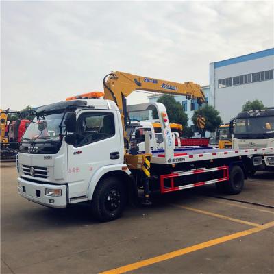 Cina Camion di demolitore diesel di riduzione dei prezzi 90km/h Tow Truck With Crane a base piatta idraulico in vendita