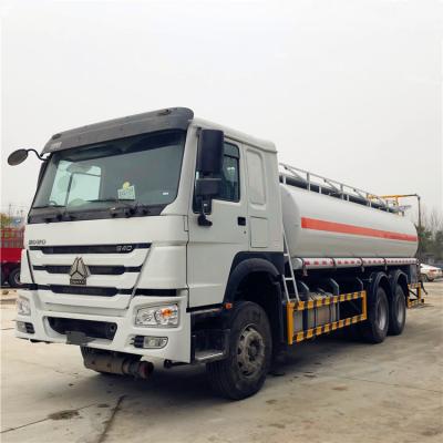 Cina Olio Sinotruk mobile HOWO del camion di serbatoio di combustibile di rifornimento di carburante 371HP 20m3 6x4 in vendita
