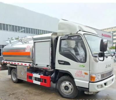 Cina Piccola dimensione del acciaio al carbonio del camion di serbatoio di combustibile di aviazione di JAC 5000L Q235 in vendita