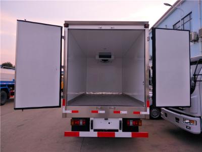 China 5 Tons JAC Refrigerated Truck , 4x2 Freezer Box Truck 4030*2080*2000mm for sale