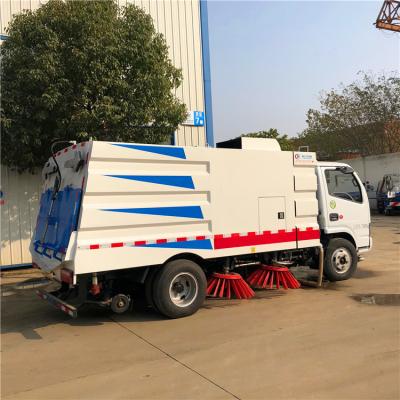 China van de de Weg Stofzuiger van 4.2m3 1.2m3 Vrachtwagen 4 Ton Vacuum Road Sweeper Te koop