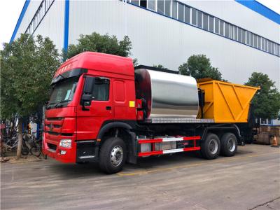Cina QGB950 Asphalt Distribution Truck 24cbm, ruck multifunzionale di 8x4 Chip Sealer in vendita
