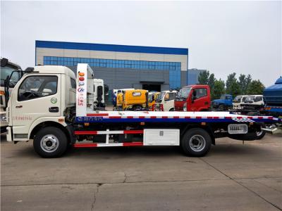 China Dongfeng Wrecker Tow Truck 4 Ton, redt Flatbed Slepende Vrachtwagen Te koop