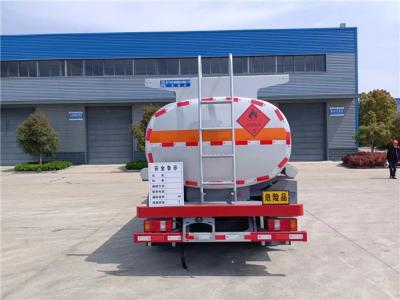 Cina camion mobile di Bowser dell'olio del camion 5000L SINOTRUK HOWO dell'erogatore del serbatoio di combustibile 5m3 in vendita