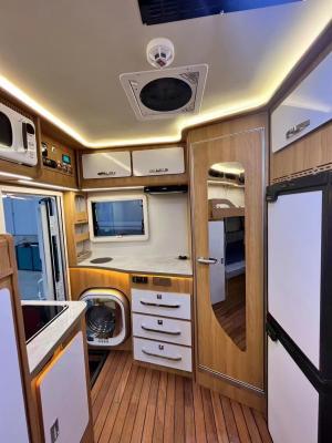 China High Horse Power Truck Bett Camper OE NO. CLW Radstütze 3360 mm Camping Caravan zu verkaufen