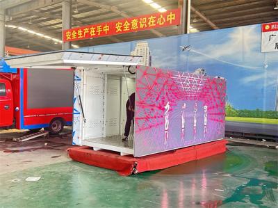 Cina Outdoor Waterproof Mobile Truck Trailer Van schermo a led P4 Led Video pannello murale per la pubblicità musicale Festival display in vendita