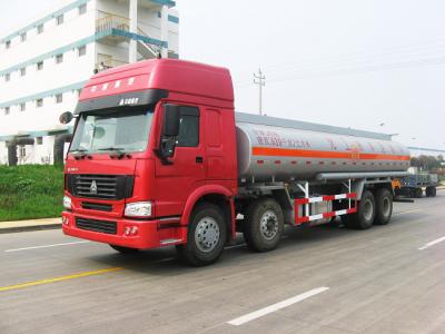 Cina Grande capacità del camion cisterna di olio combustibile resistente di 8x4 20000L 30000L in vendita