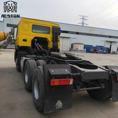 China Unidade diesel do trator do poder 6x4, caminhão do trator da mão de Howo segundo à venda