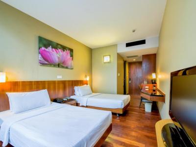 China Cheap hotel bedroom furniture used Laminated headboard bed with fixed desk and Minibar cabinets for sale