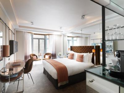 China Negeri Kedah hotel furniture supplier made Guestroom bedroom sets by Fabric bed and Stainless steel with wood desk table for sale