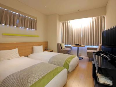 China Micronesia small hotel inner design of furniture by wood bed with TV cabinet and loveseat sofa chaise for sale