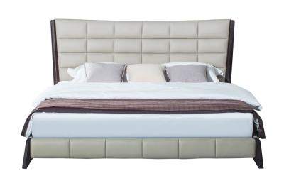 China Italy design furniture Villa house King Bed made by China factory used Oak wood and Cow Leather for Luxury deisgn room for sale