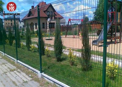 Cina Recinzione da giardino in rete metallica saldata curva decorativa per esterni 3D domestica per pannello di recinzione in vendita