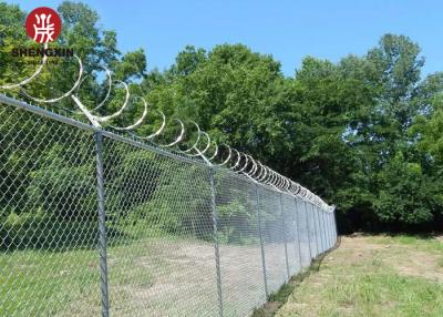 China Il calibro di abitudine 9 ha galvanizzato la resistenza all'usura di Diamond Chain Link Fencing 60x60mm for sale