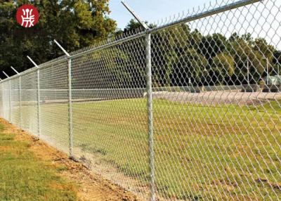 Cina Protezione contro la corrosione galvanizzata posta resistente di Mesh Fence del collegamento a catena di angolo in vendita
