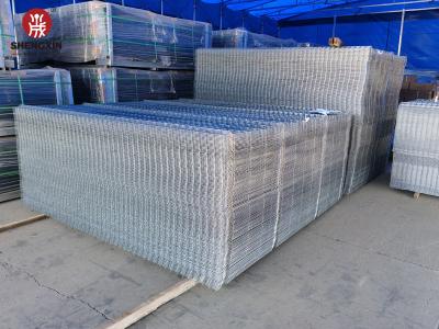 Cina Il PVC amichevole di ECO ha ricoperto il cavo saldato curvo 3D Mesh Fence RAL 6005 in vendita