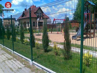 China Gegalvaniseerde Staal 3d Gelaste Draad Mesh Fence 1.43m met Vierkante Post Te koop