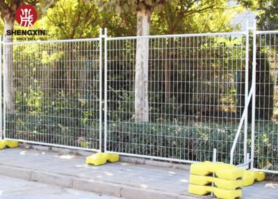 Cina Recinto temporaneo galvanizzato Panels Australia Stand di 75x75mm con i piedi di plastica in vendita
