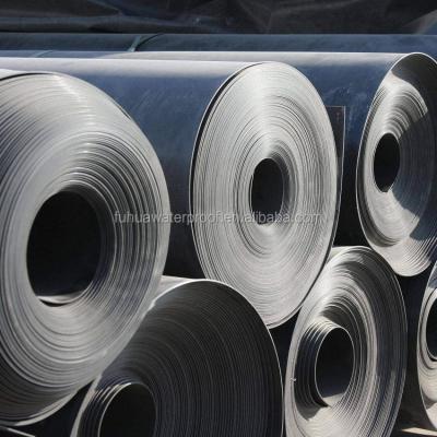 Китай Водонепроницаемая национальная стандартная геомамбрана HDPE 1 мм 1,5 мм 2 мм для долговременного удержания воды и более 50 лет продается