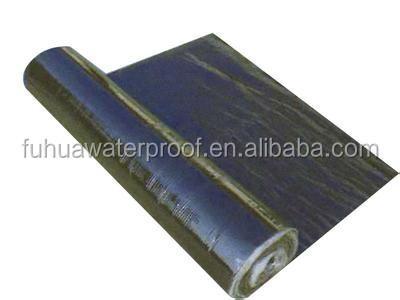 China 10m-20m Length Self Adhesive Roofing Sheet Waterproofing Bitumen Membrane Underlayment with PET/PE Film Surface Material for sale