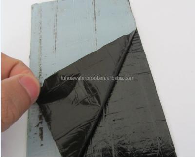 China Easy Construction Self Adhesive Waterproof SBS Modified Asphalt Roofing Membrane with Customizable Surface Material for sale