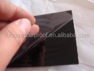 China Easy Construction Self Adhesive Waterproof SBS Modified Asphalt Roofing Membrane with Customizable Surface Material for sale