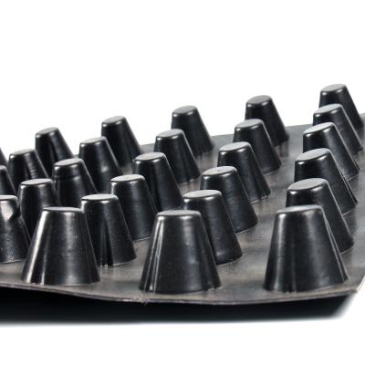 Китай Гостиничная композитная пластмасса HDPE с водянистыми отверстиями, водонепроницаемая дренажная доска с геотекстилем шириной 2 м продается