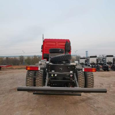 Cina 50 tonnellate Red Heavy Dump Truck - Base rotabile 170 pollici 8 piedi di larghezza in vendita