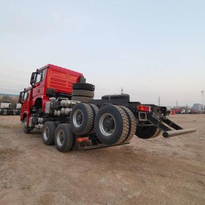 Cina 50 tonnellate Red Heavy Dump Truck - Base rotabile 170 pollici 8 piedi di larghezza in vendita