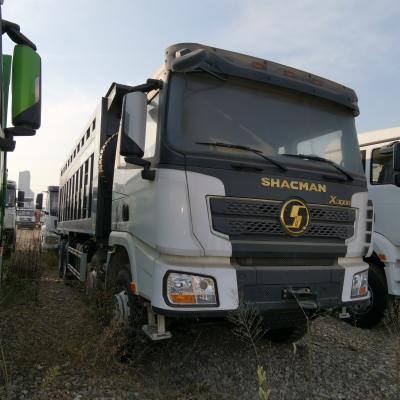 Cina Trasmissione automatica White Heavy Dump Truck Base delle ruote 170 pollici Lunghezza 25 piedi in vendita