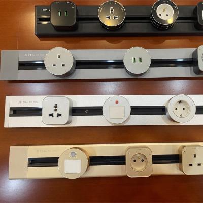 China Sistema incorporado Smart Office Desk Power Track com saída de 5V 2.1A e certificação CE à venda