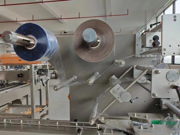 Quality Electric Flow Packing Machine Automatic Cookie Packaging Equipment 7kW for sale
