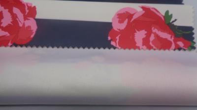 Cina L'unità di elaborazione ha ricoperto il tessuto 237 GSM Rose Printed antivento del rivestimento dell'inverno in vendita