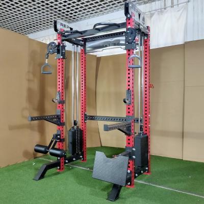 Cina G.W 415kg N.W 380kg Multi Function Gym Machine Squat Rack con attrezzature di fitness DAP in vendita