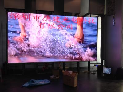 China Airport Indoor Digital Signage Advertising With Brightness1600cd/SQM for sale