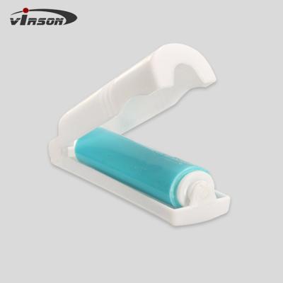China Sticky washable cleaning pocket foldable mini lint roller for sale
