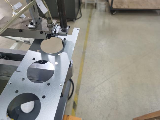 Tapping process for rack cases